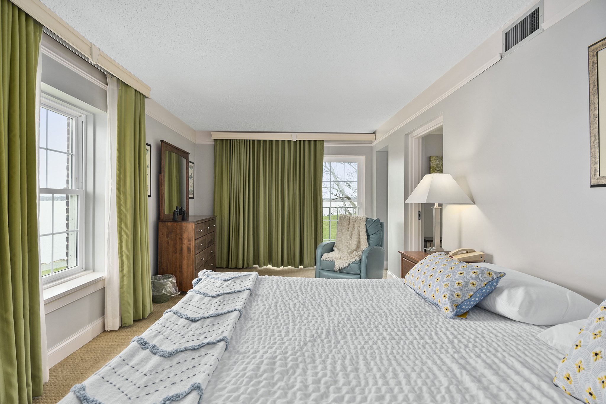 Master Suite - Sandy Cove Ministries